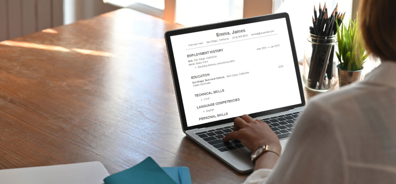 home-slider-resume-computer - Human eSources